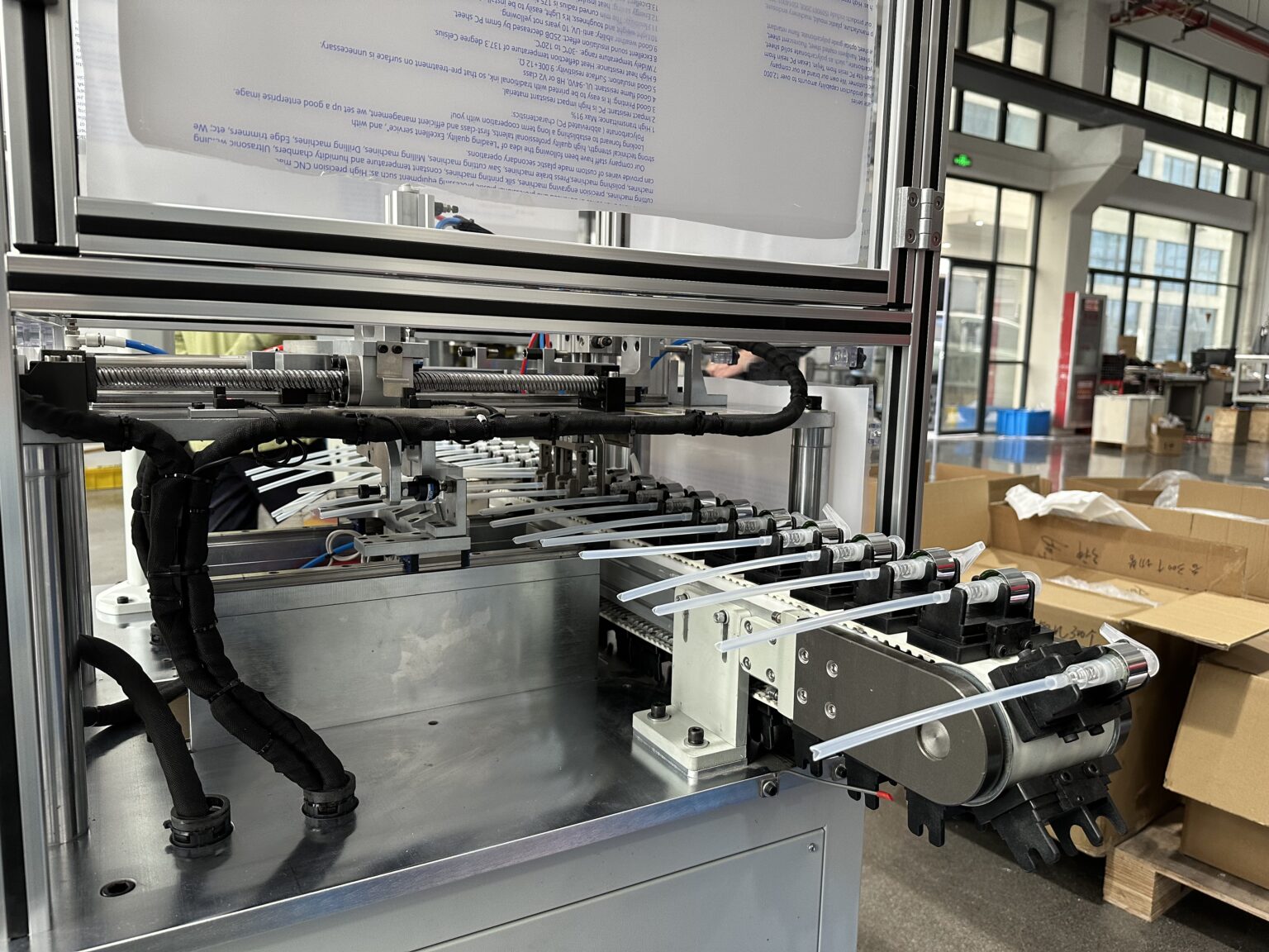 Automated Tube Cutting Machine with Switching of Different Products